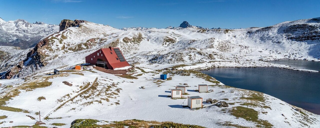 Refuge d’ARLET – Parc national des Pyrénées : une toiture robuste pour ...